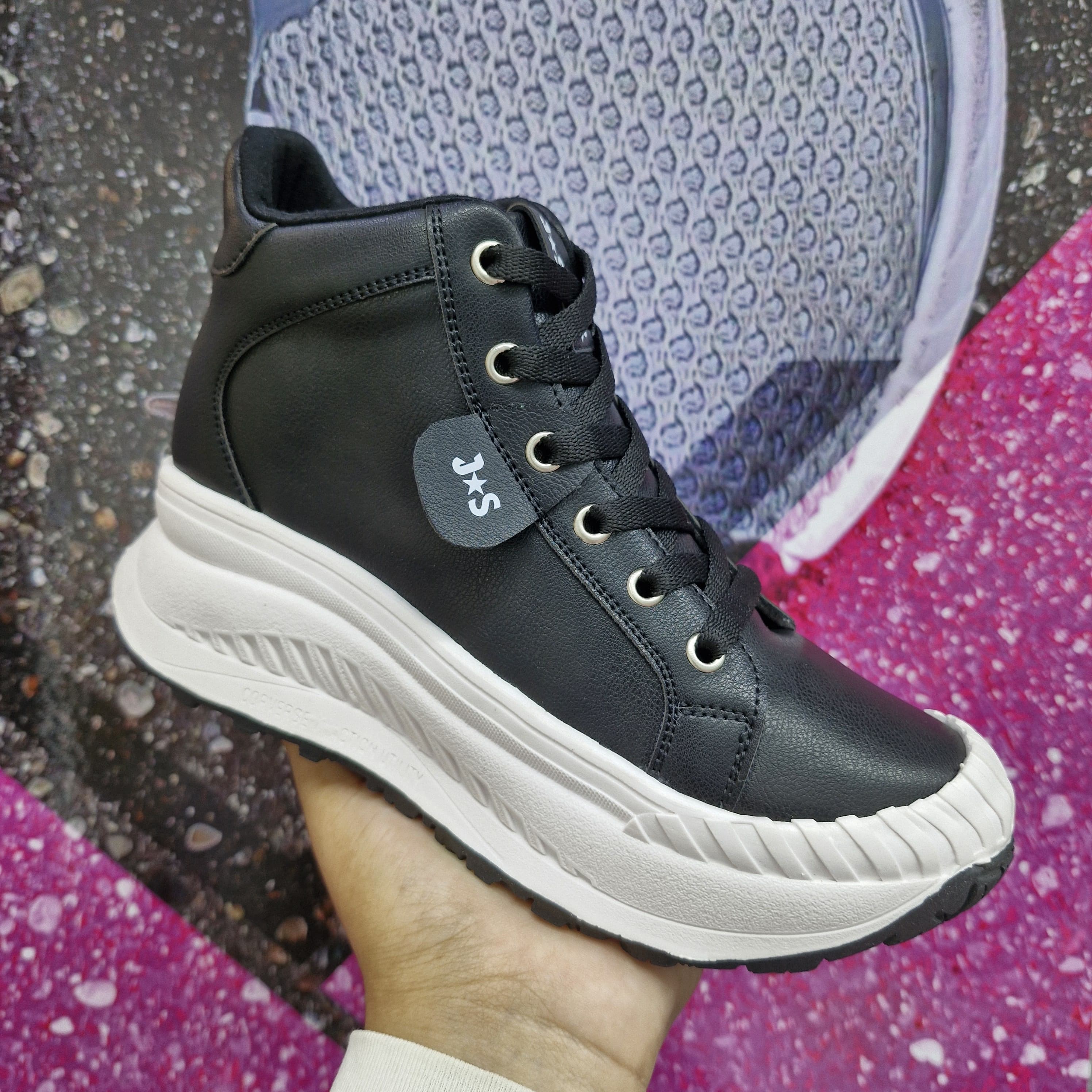 KAELA NEGRO CUERO- – Bashira